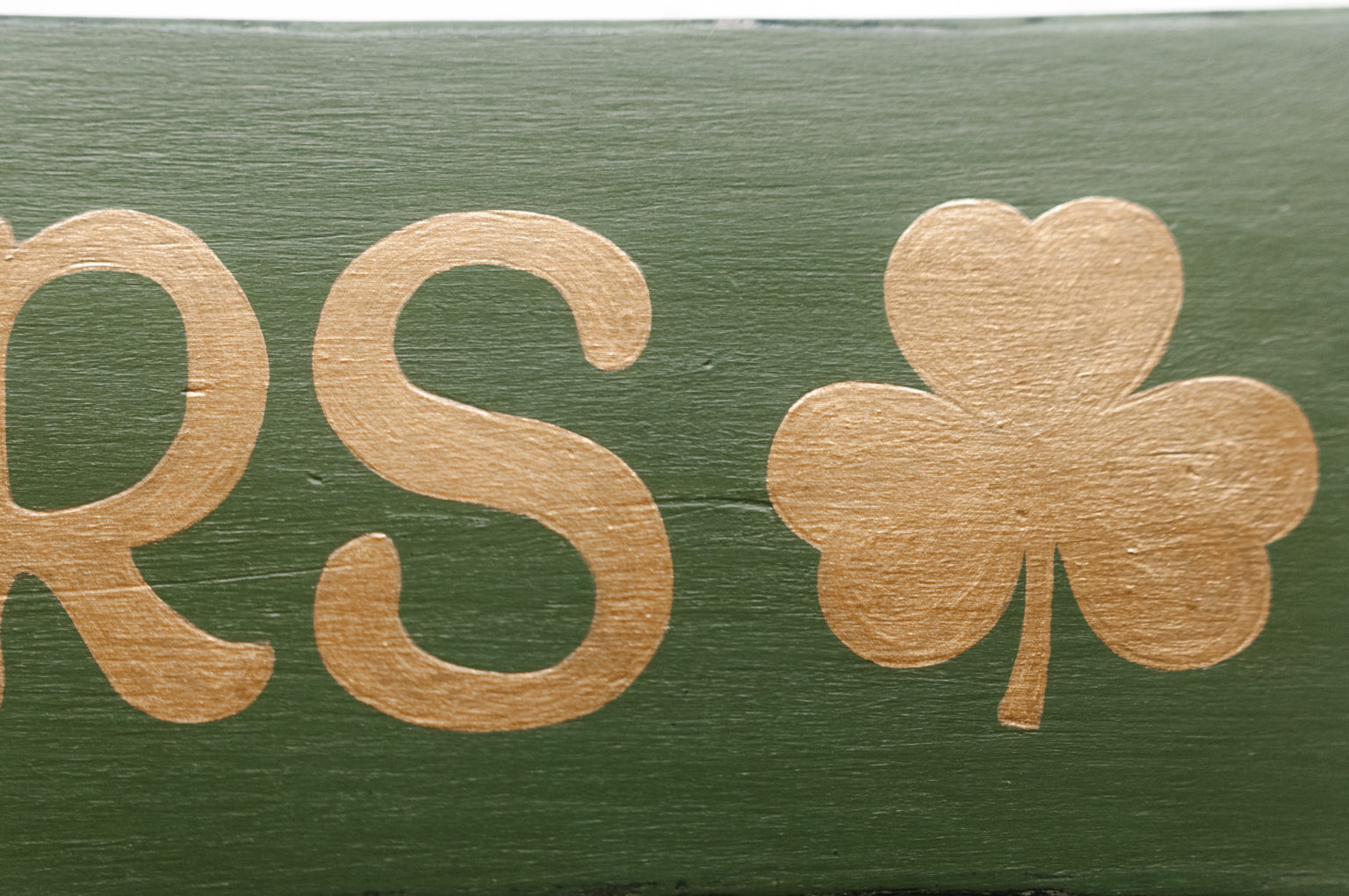 Cheers Green and Gold Irish Wood Sign – foxandpennydesign.com